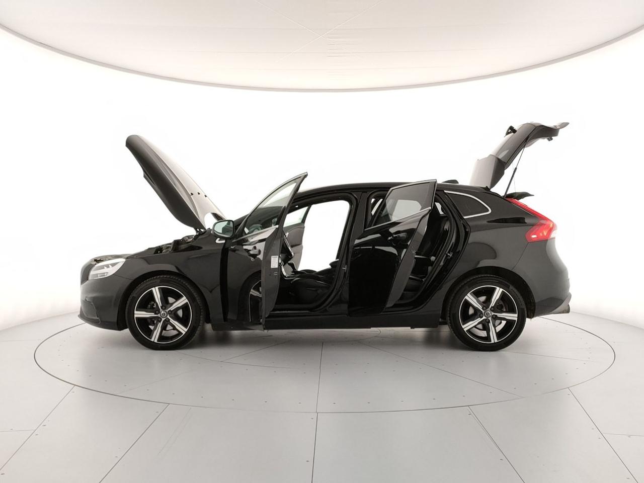 Acquista online VOLVO V40
