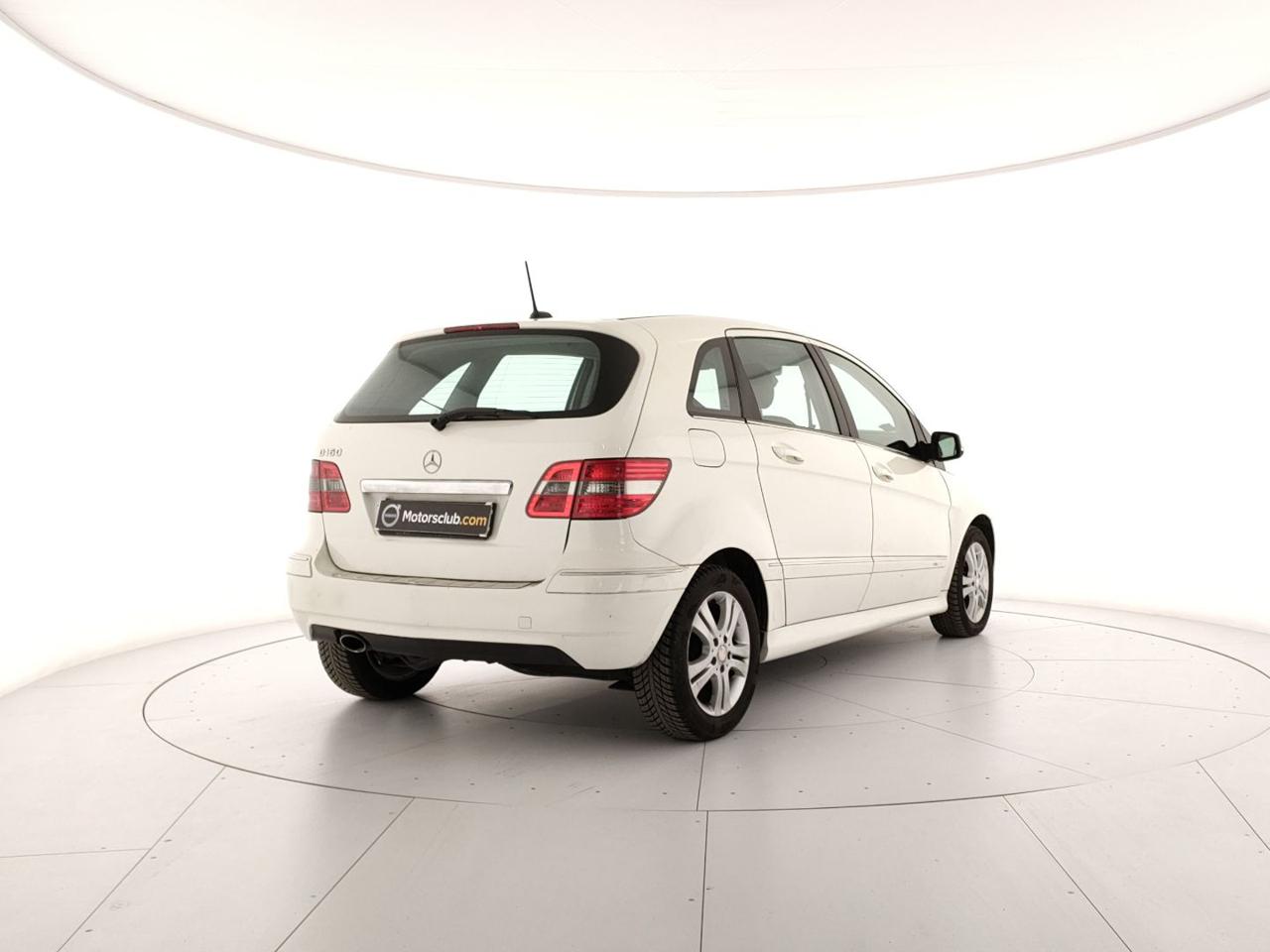 Acquista online MERCEDES-BENZ B 160