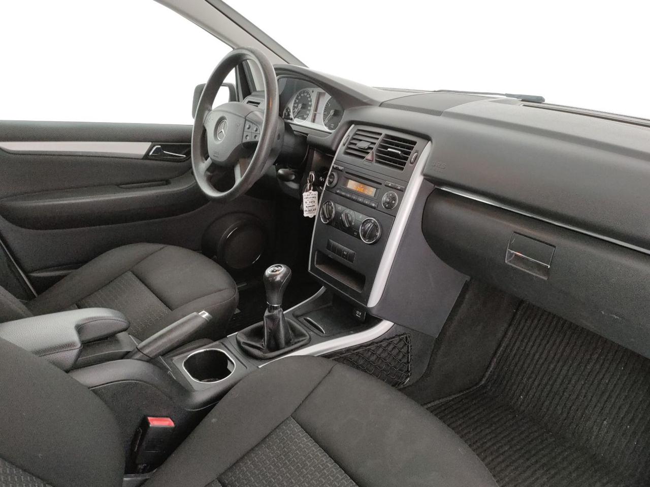 Acquista online MERCEDES-BENZ B 160