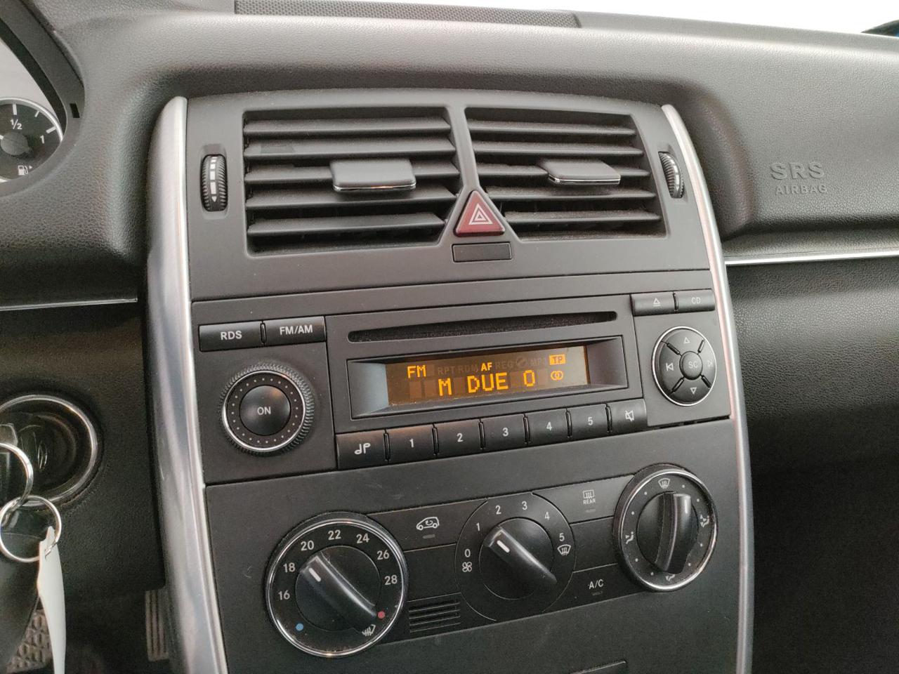 Acquista online MERCEDES-BENZ B 160