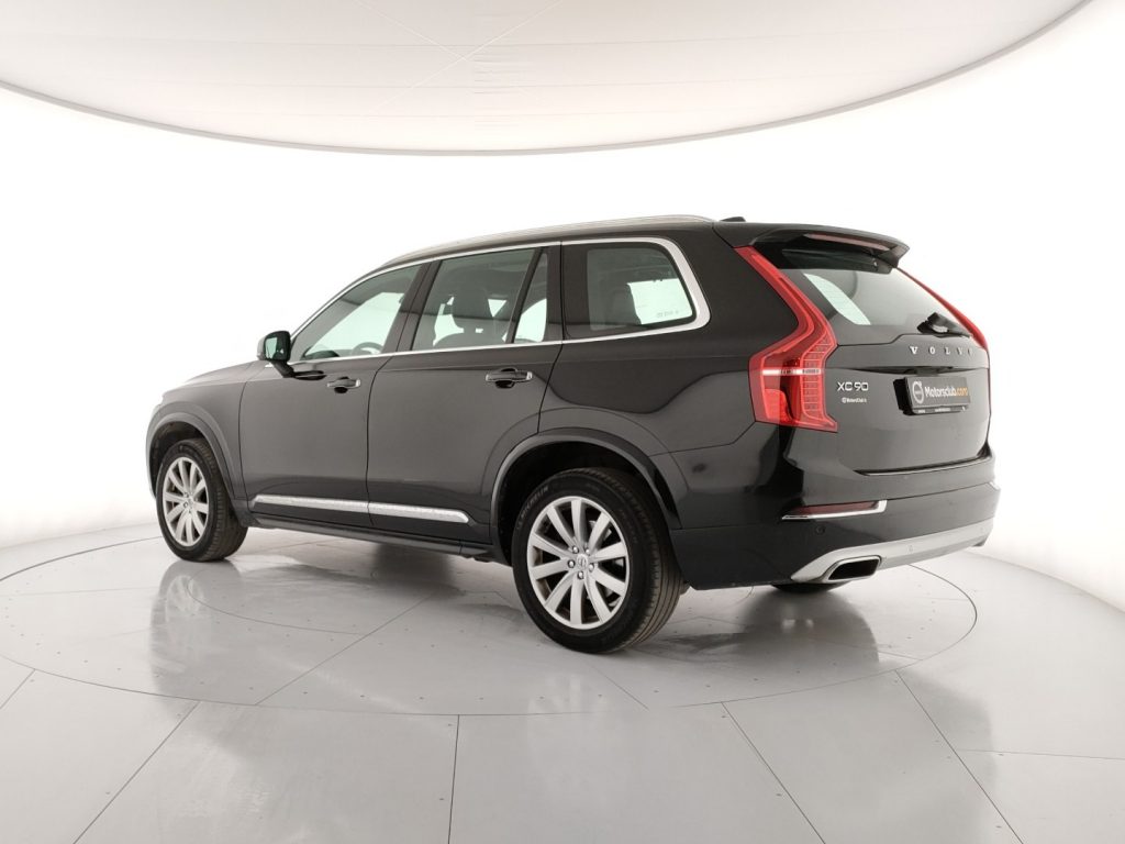 Acquista online VOLVO XC90