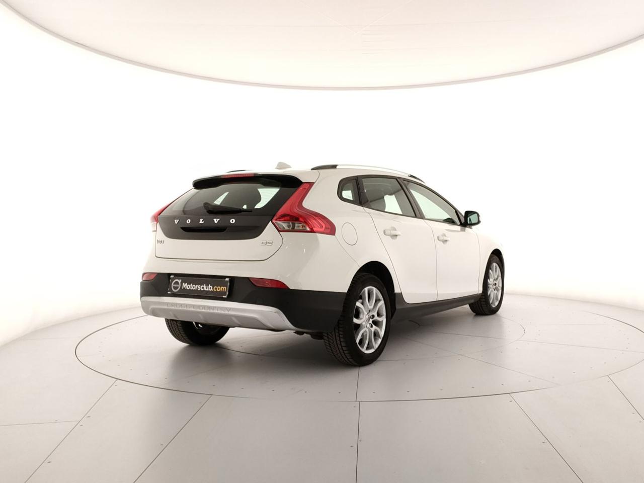 Acquista online VOLVO V40 Cross Country