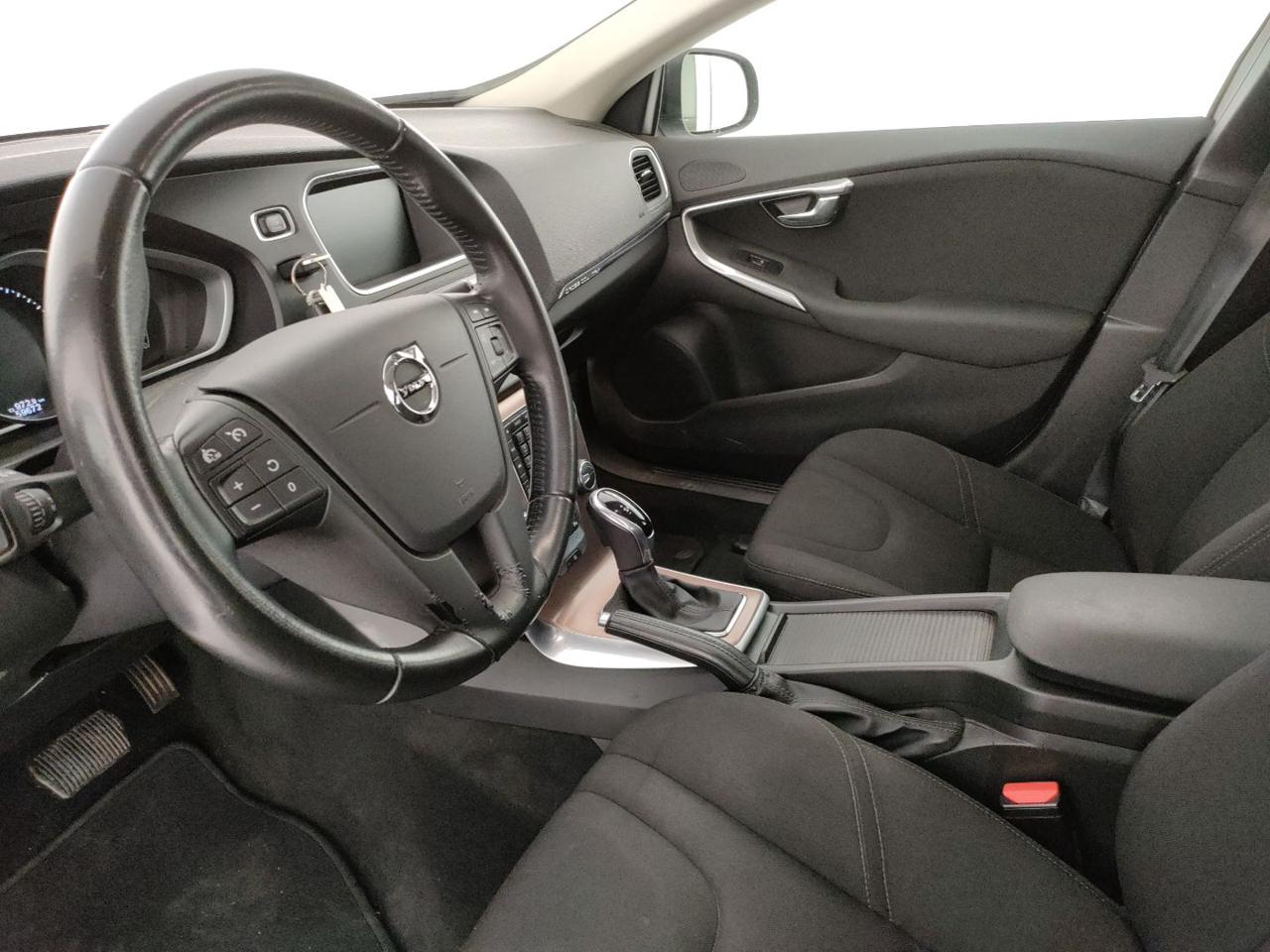 Acquista online VOLVO V40 Cross Country