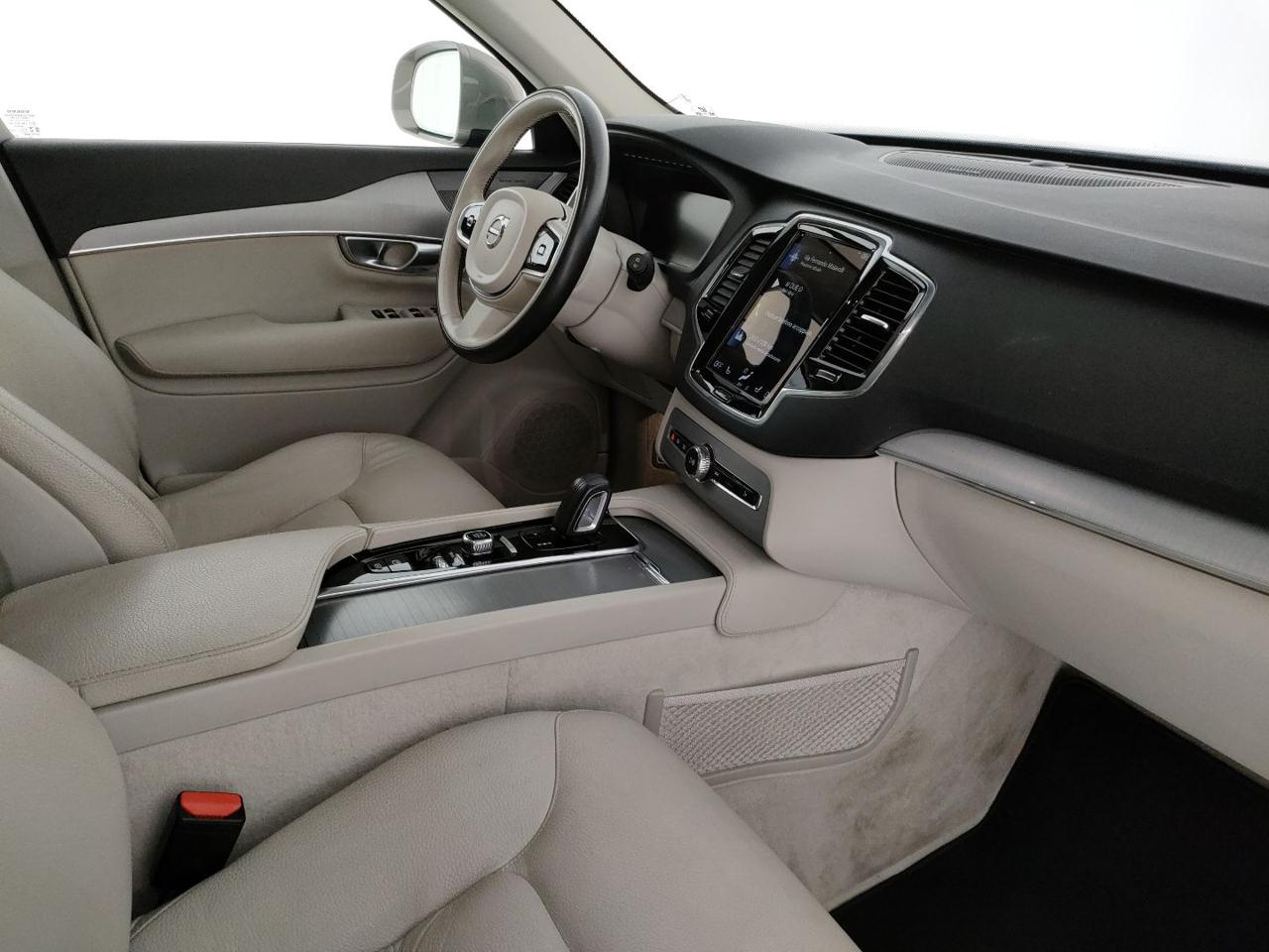 Acquista online VOLVO XC90