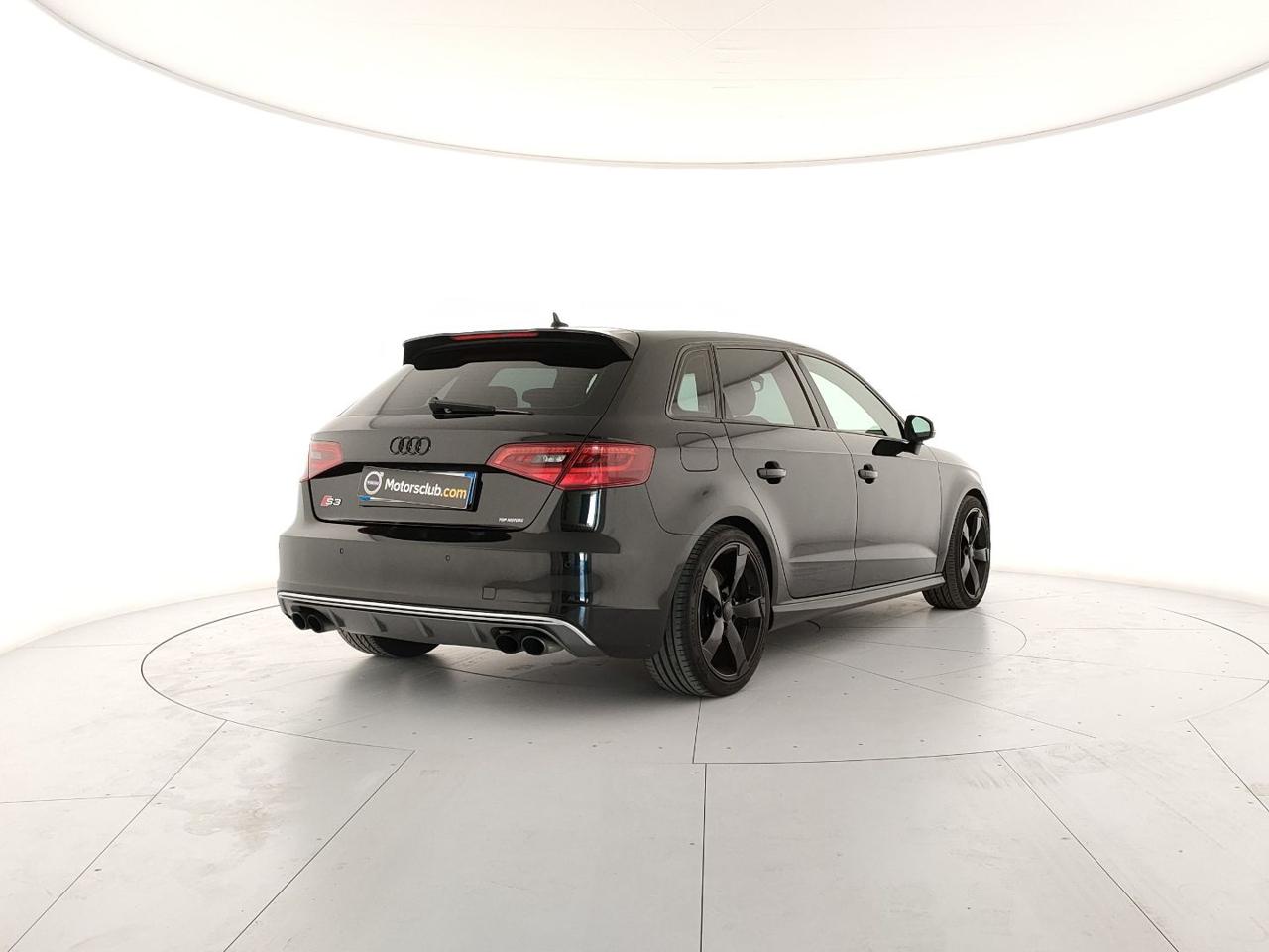 Acquista online AUDI S3