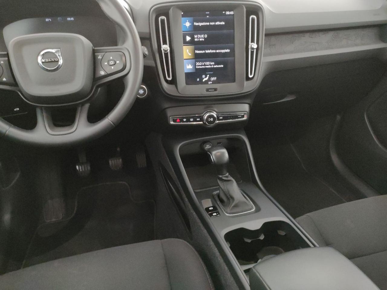 Acquista online VOLVO XC40