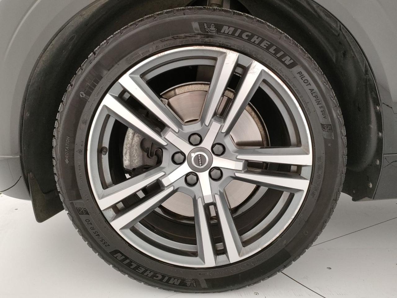 Acquista online VOLVO XC60