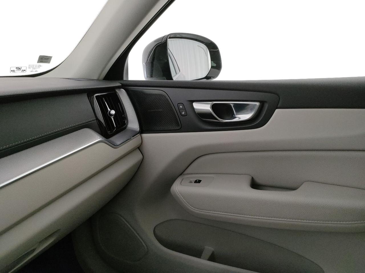 Acquista online VOLVO XC60