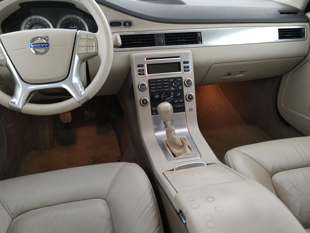 Acquista online VOLVO XC70