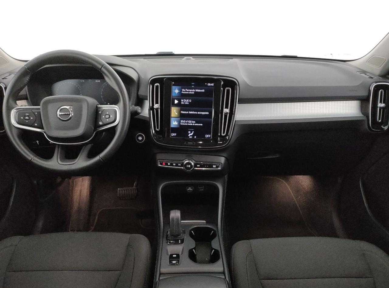 Acquista online VOLVO XC40