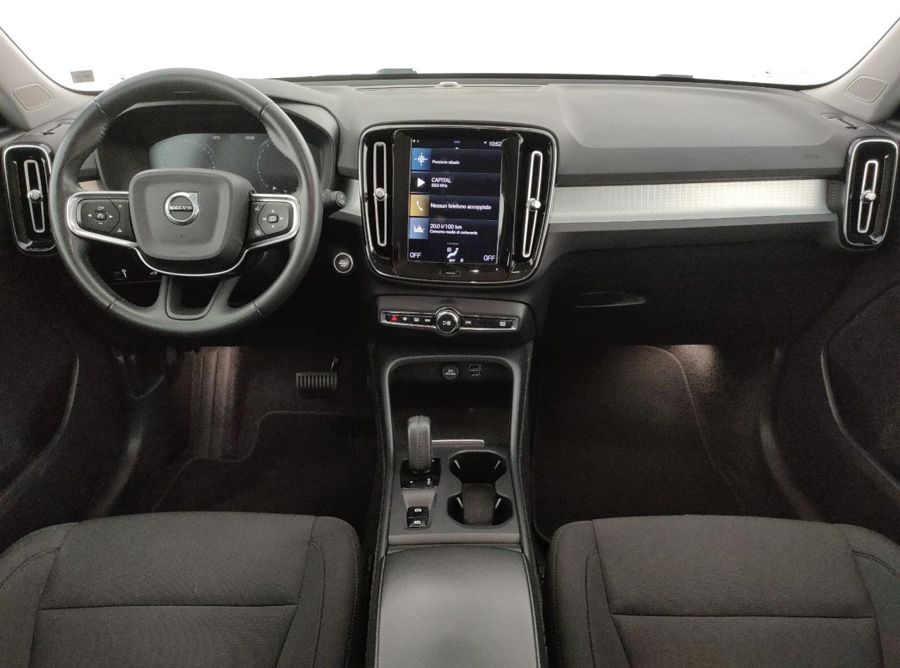 Acquista online VOLVO XC40